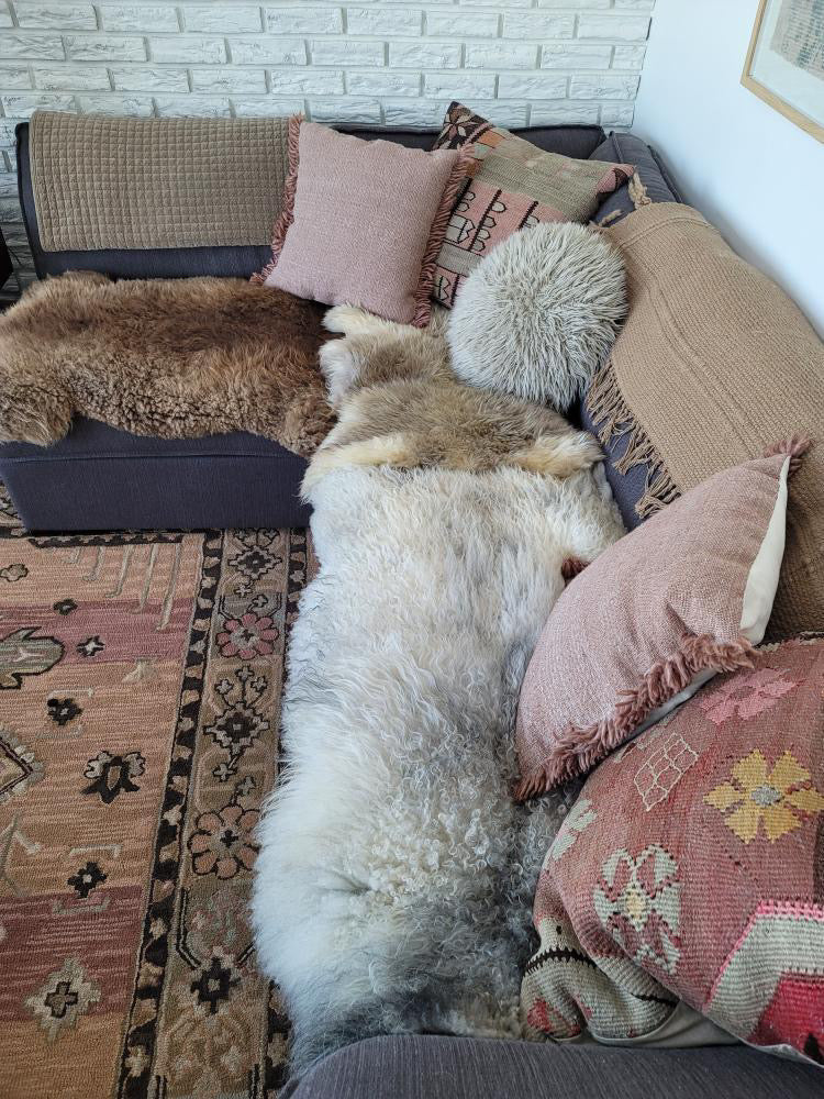 Exclusive + Rare– East Perry