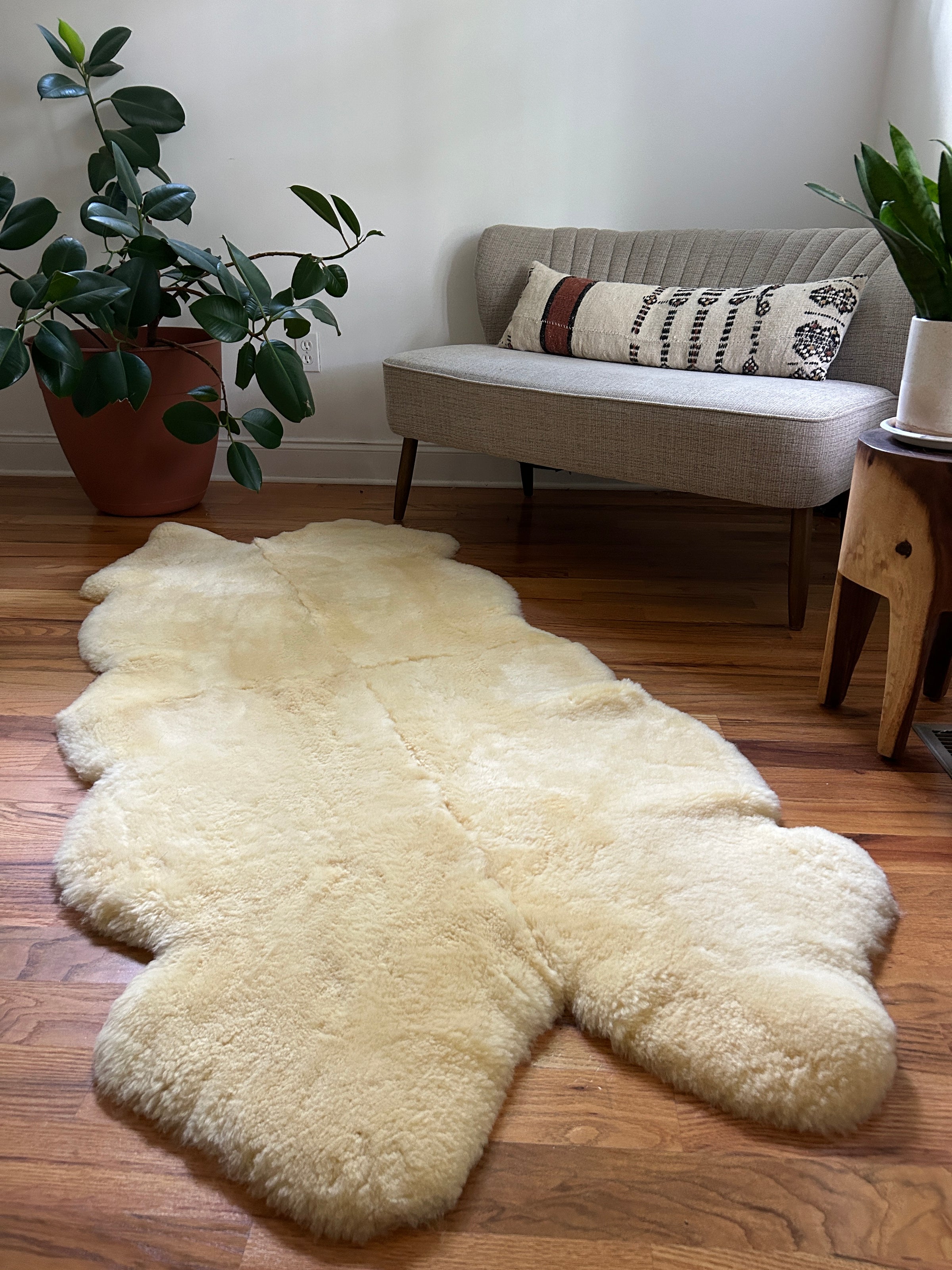Natural sheepskin products + bespoke wool rugs– East Perry