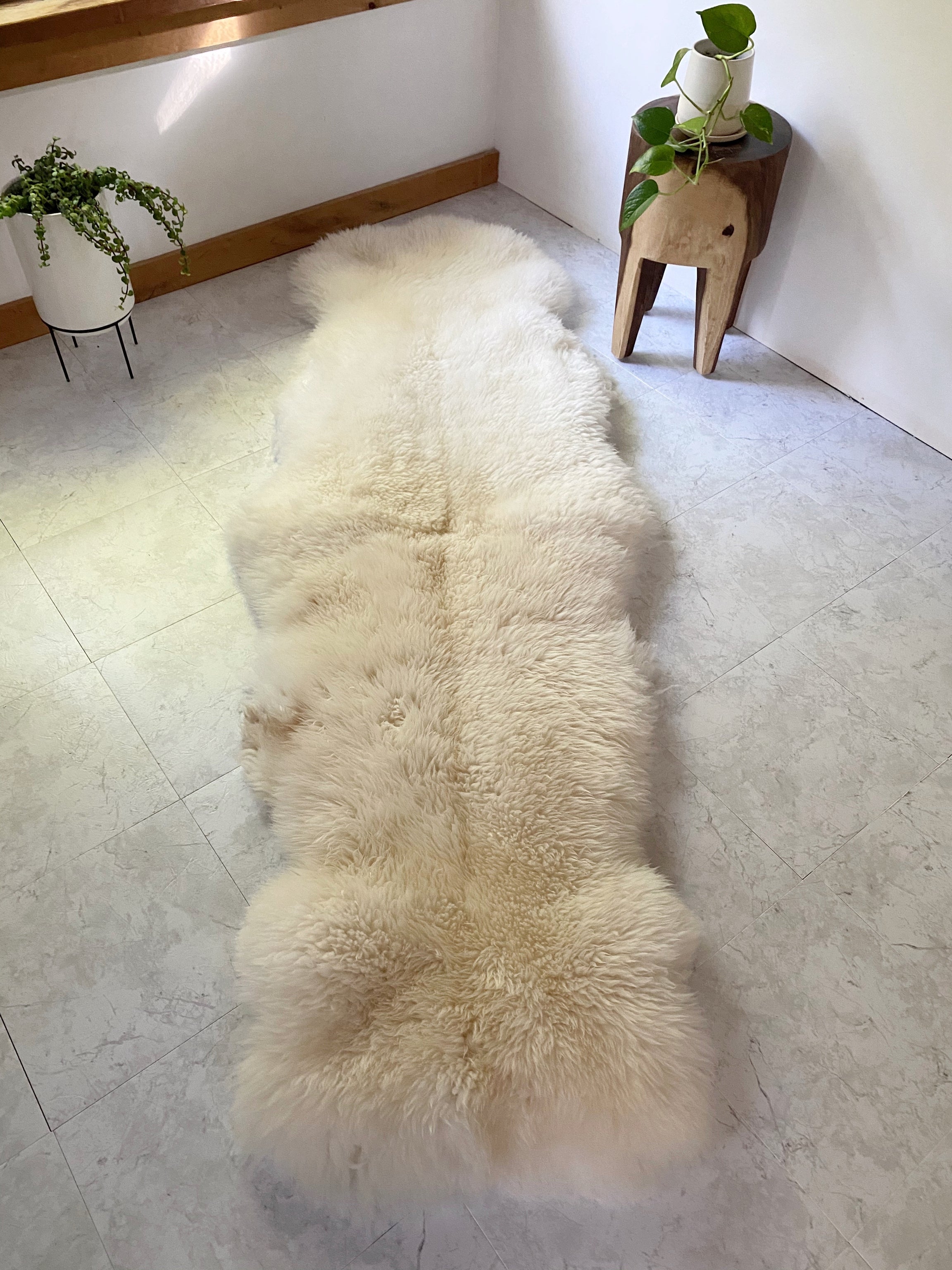 Double Sheepskin Rug in Golden White– East Perry